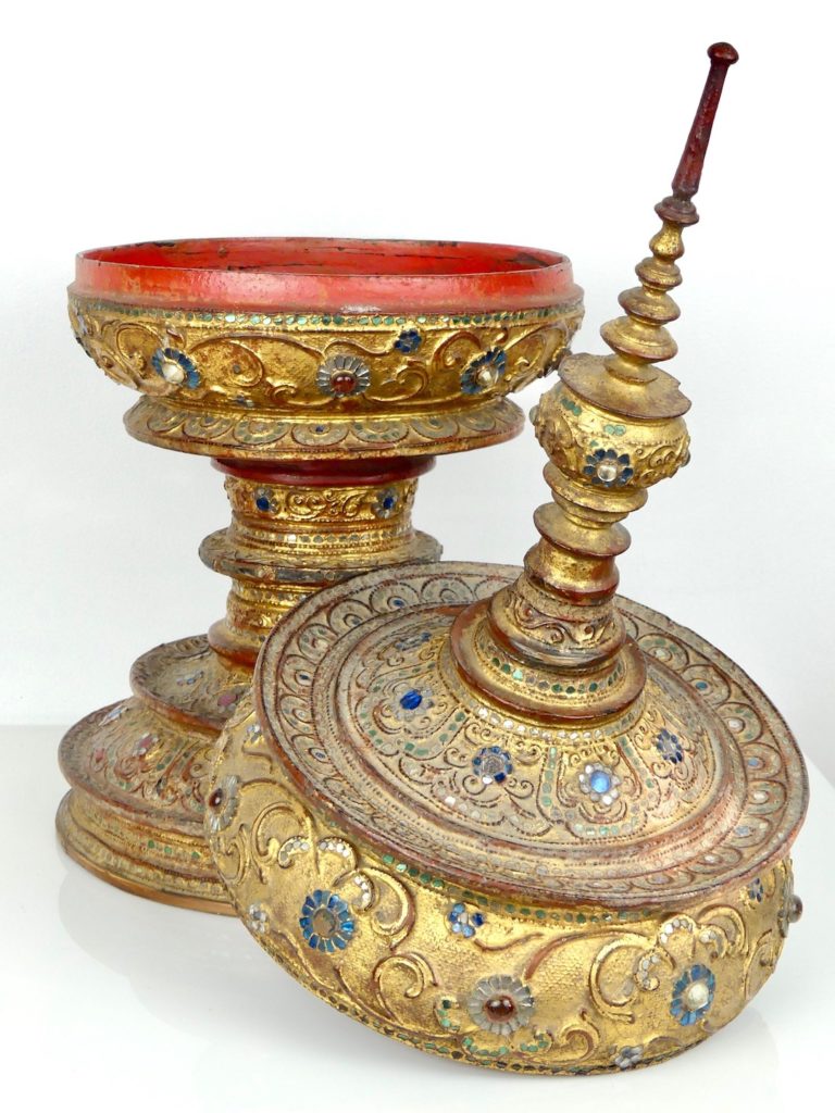 Grand offertoire birman ancien doré en bambou laqué - Boutique OVIRY