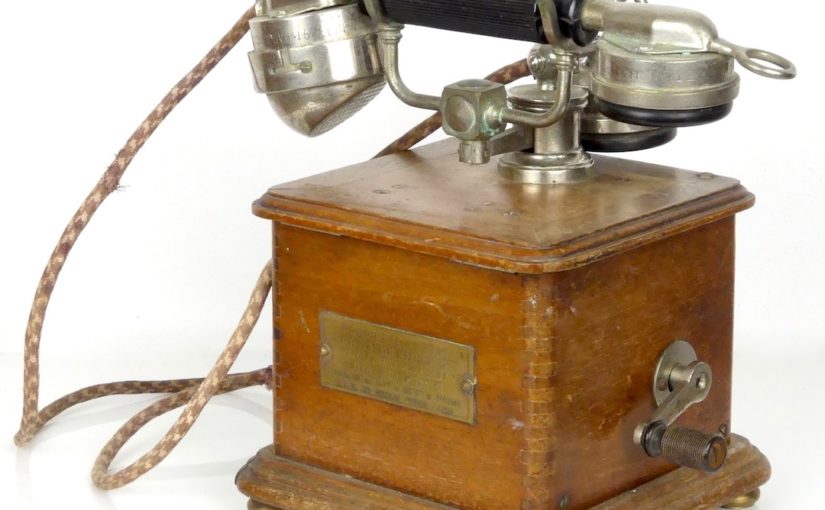 Téléphone ancien Marty Modèle 1910 en métal et bois - Boutique OVIRY