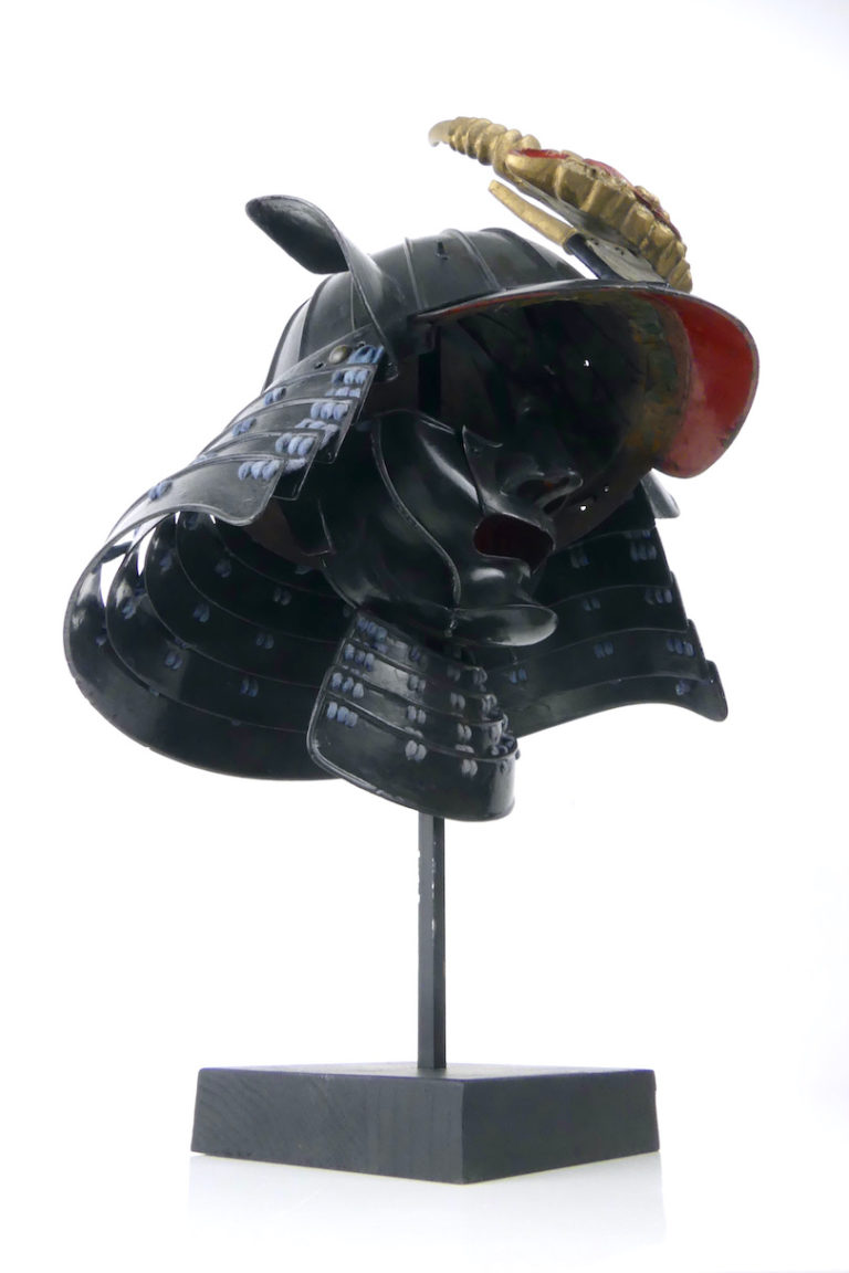 Kabuto Dragon et Menpō sur pied Fin période Edo Japon Boutique OVIRY