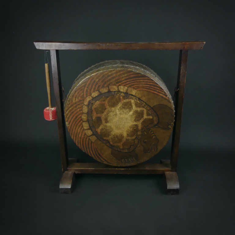 Grand taiko tambour de temple suspendu de l’ère Taishō - Japon - OVIRY
