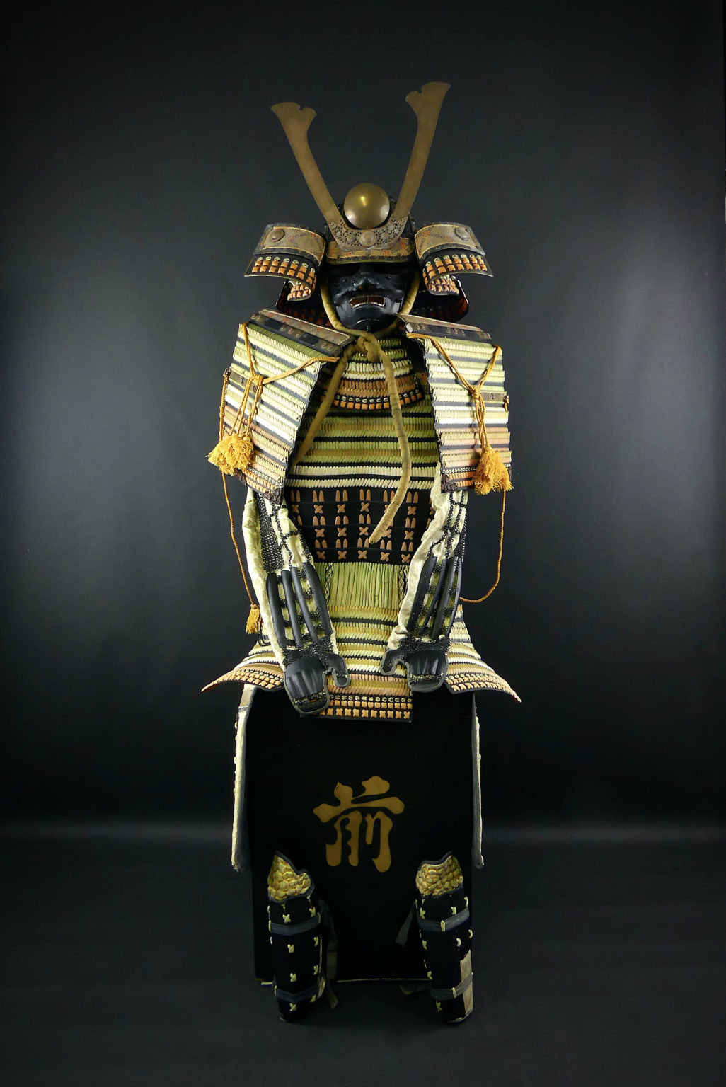 Yoroi armure de samouraï dans son coffre Gusoku bitsu - Shōwa - OVIRY
