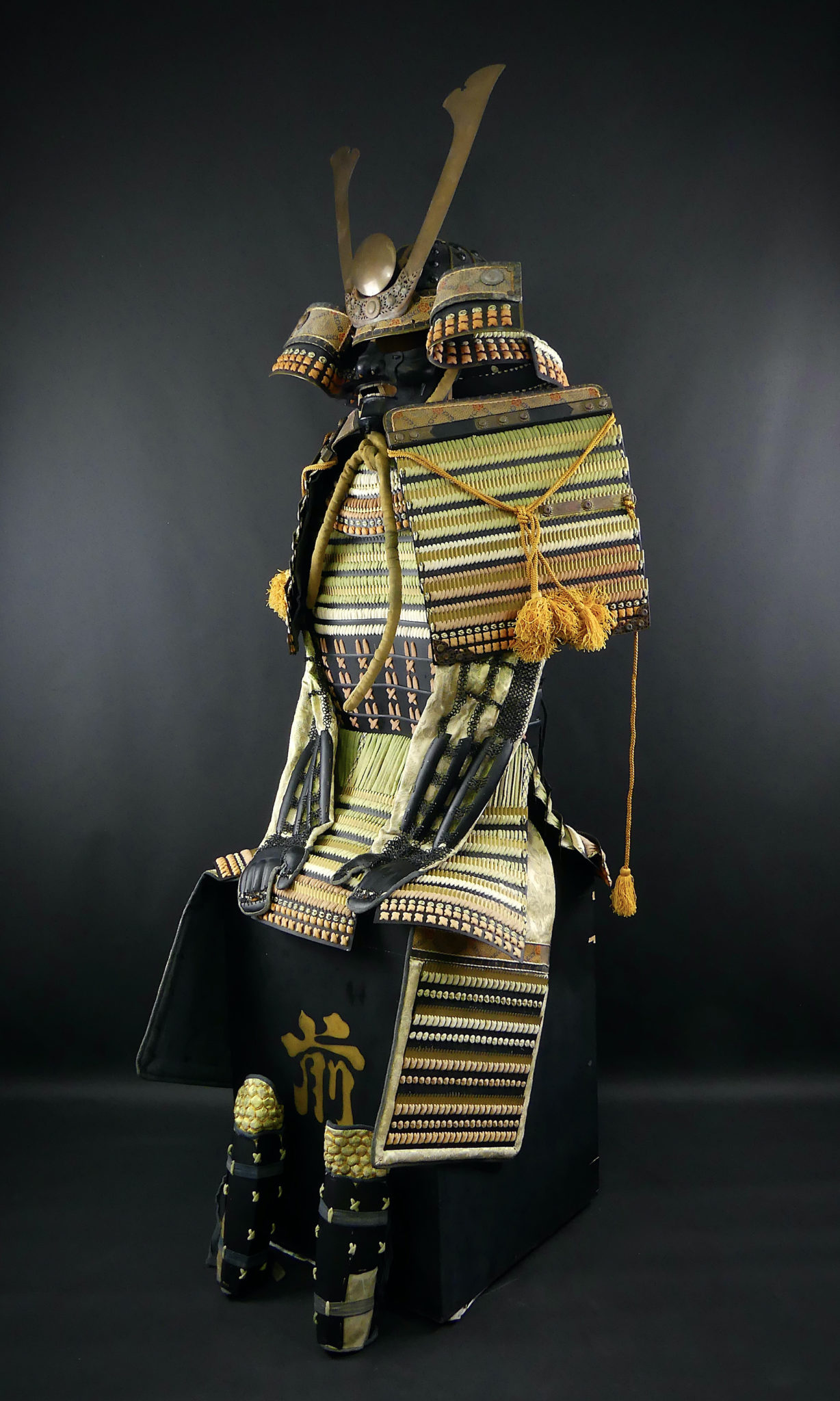 Yoroi armure de samouraï dans son coffre Gusoku bitsu - Shōwa - OVIRY