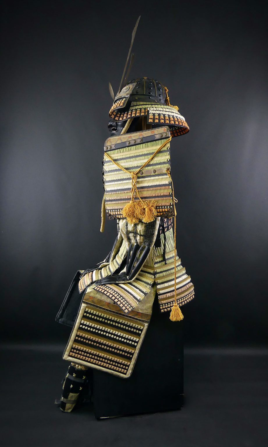 Yoroi armure de samouraï dans son coffre Gusoku bitsu - Shōwa - OVIRY