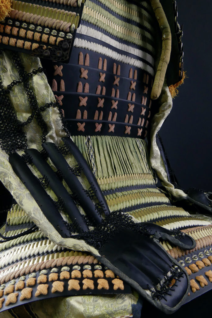 Yoroi armure de samouraï dans son coffre Gusoku bitsu - Shōwa - OVIRY