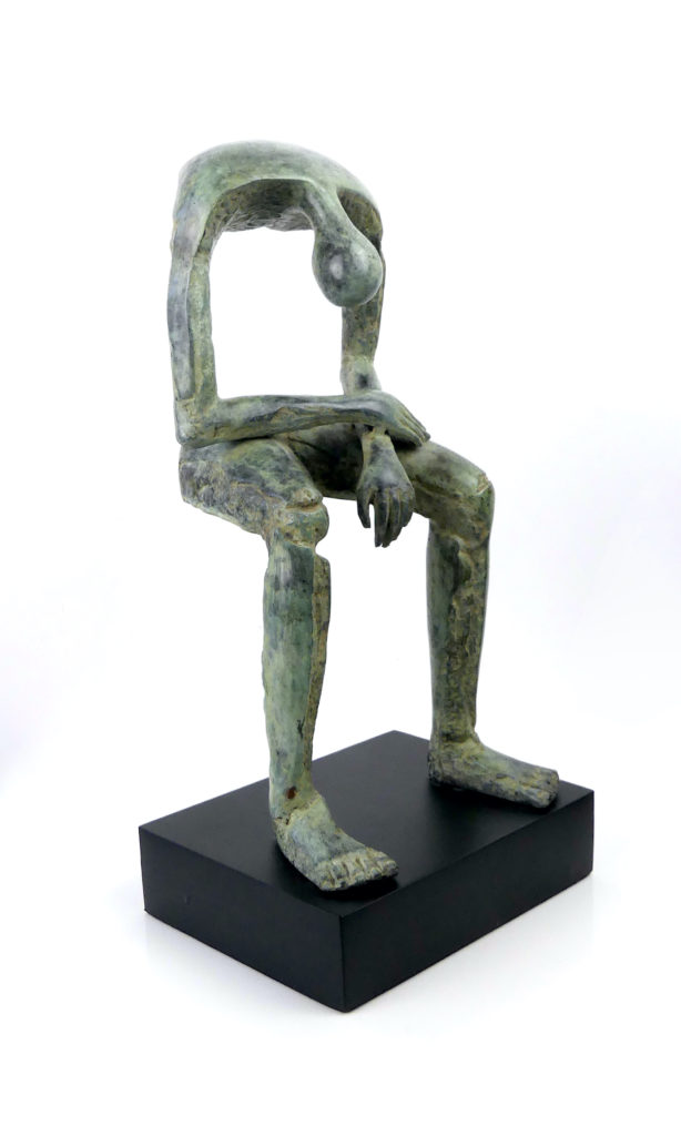 Bronze homme assis sur socle noir - Art contemporain - Design - OVIRY
