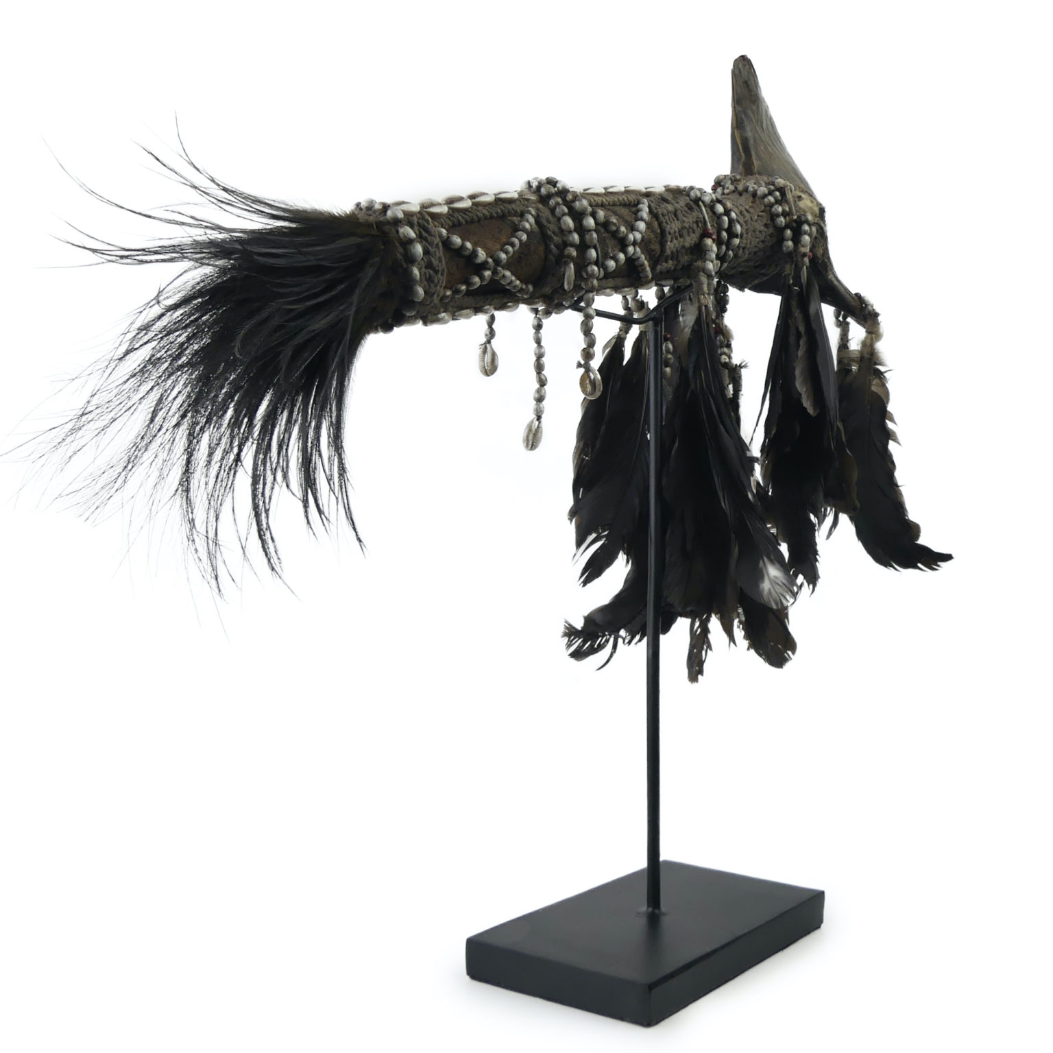 Grand Pi Pisuwe poignard Asmat en os et tête de casoar sur socle OVIRY