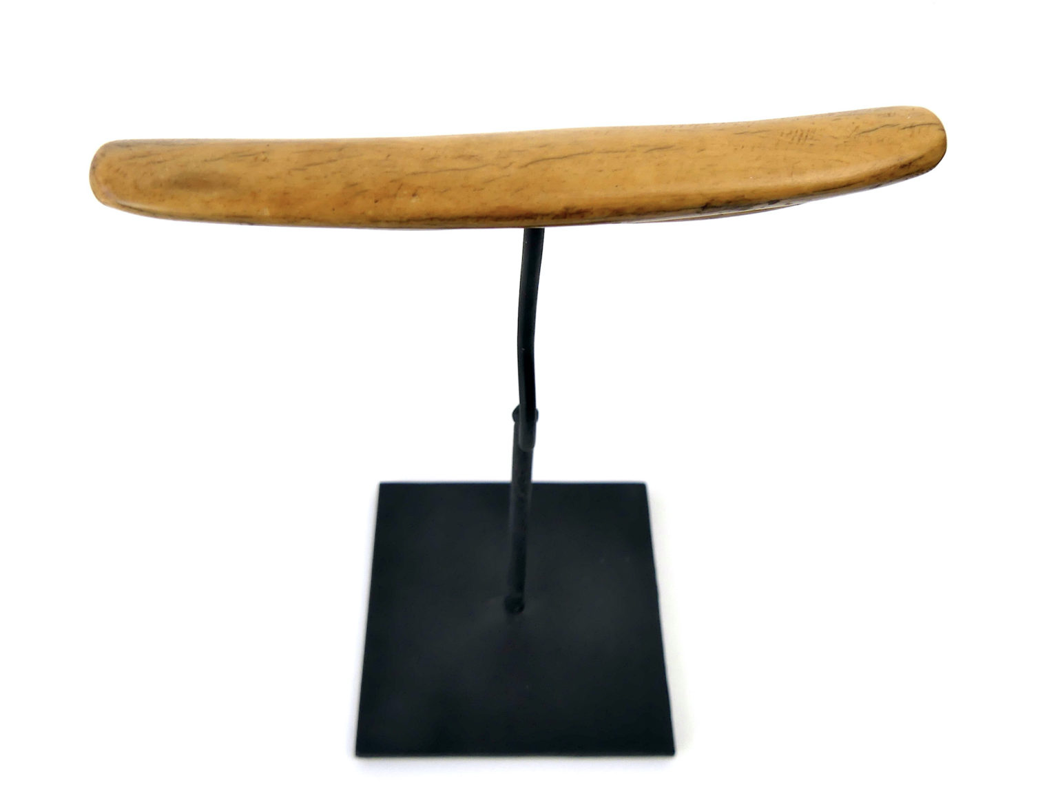 Nigaugek lunettes des neiges à fentes Yupik sur socle - Art Inuit - OVIRY