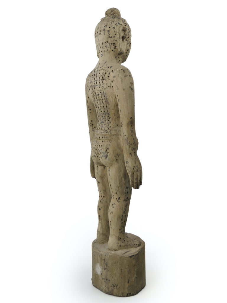 Grande statue acupuncture homme ancienne en bois Chine OVIRY