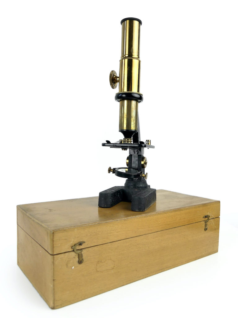 Microscope ancien en laiton et fonte dans coffret en bois - OVIRY