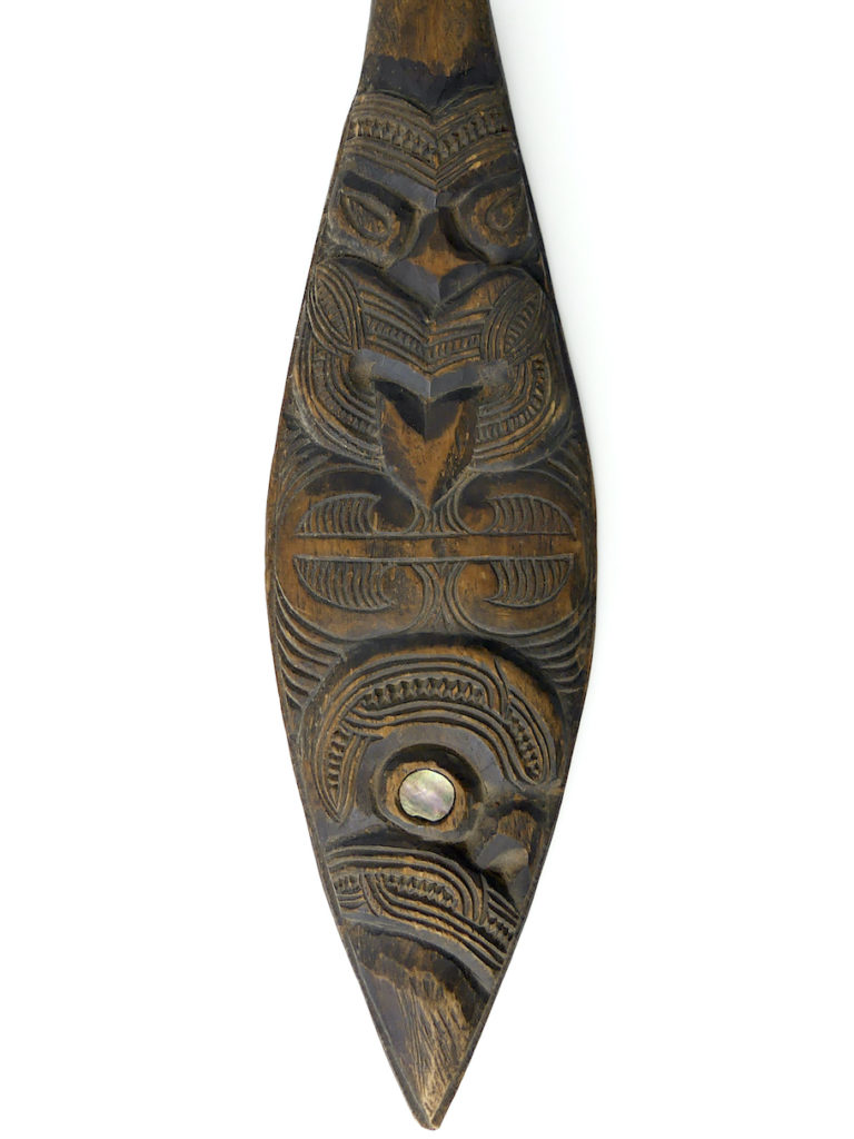 Patu māori ancien en bois léger et ormeau Patuki Teko Teko - OVIRY