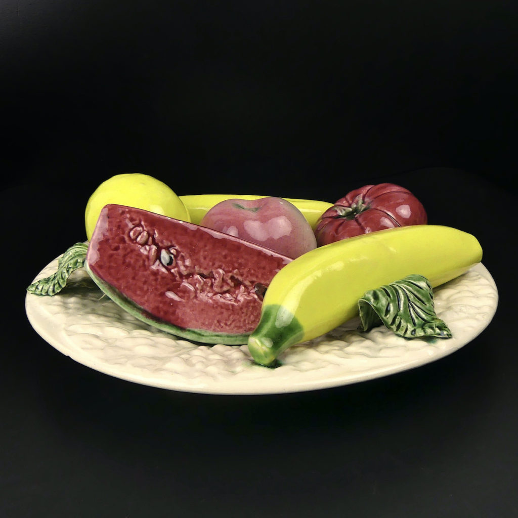 Assiette de fruits en barbotine émaillée Vallauris - OVIRY