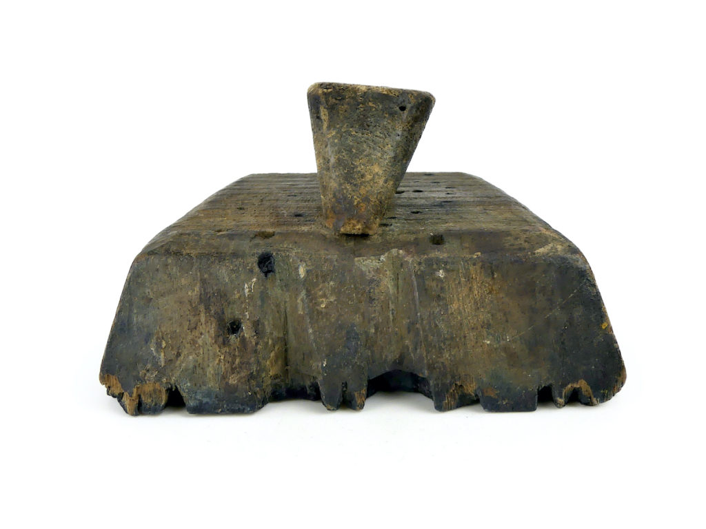 Tampon block print ancien en bois sculpté de motifs floraux OVIRY