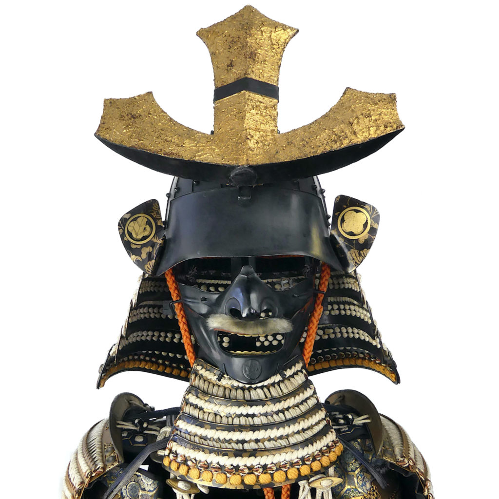 Yoroi noir et or armure de samouraï au kamon Takanoha - OVIRY