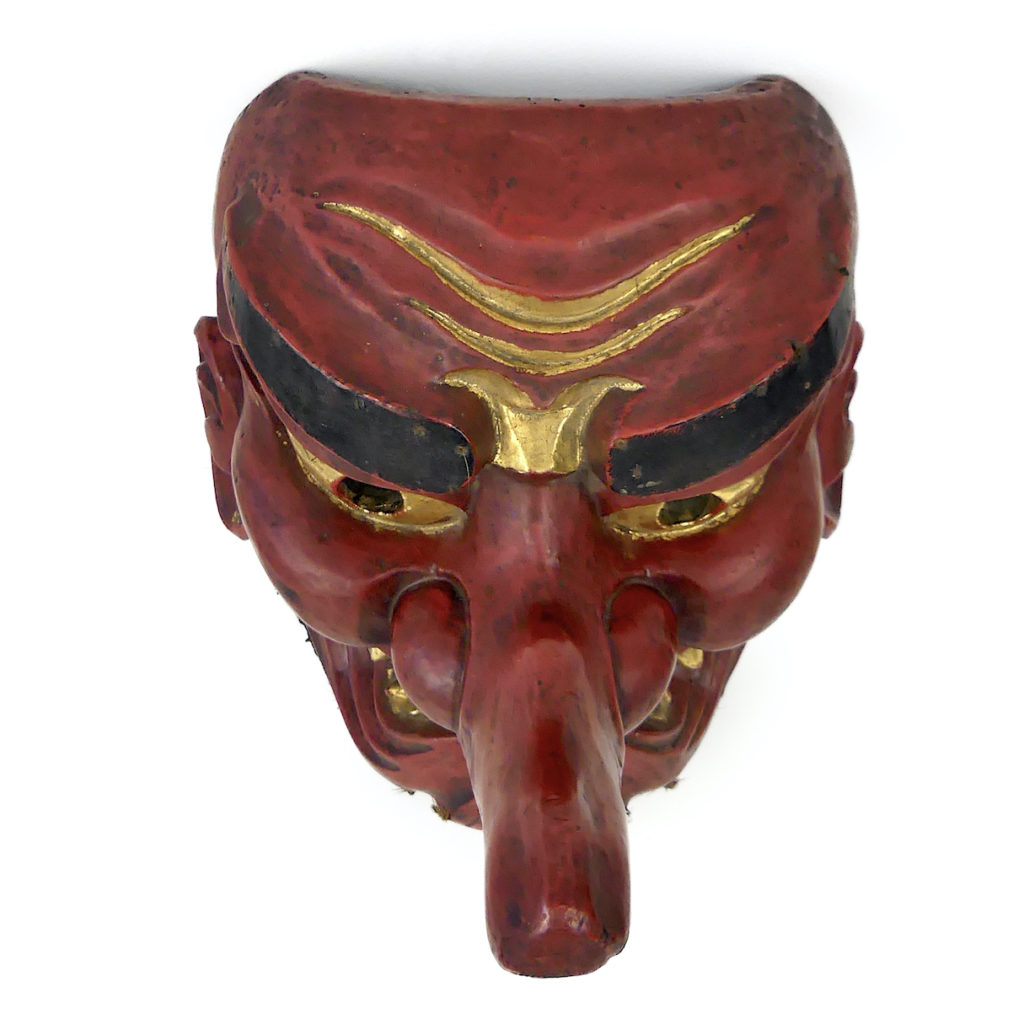 Masque Tengu ancien en bois sculpté rouge noir et or - OVIRY