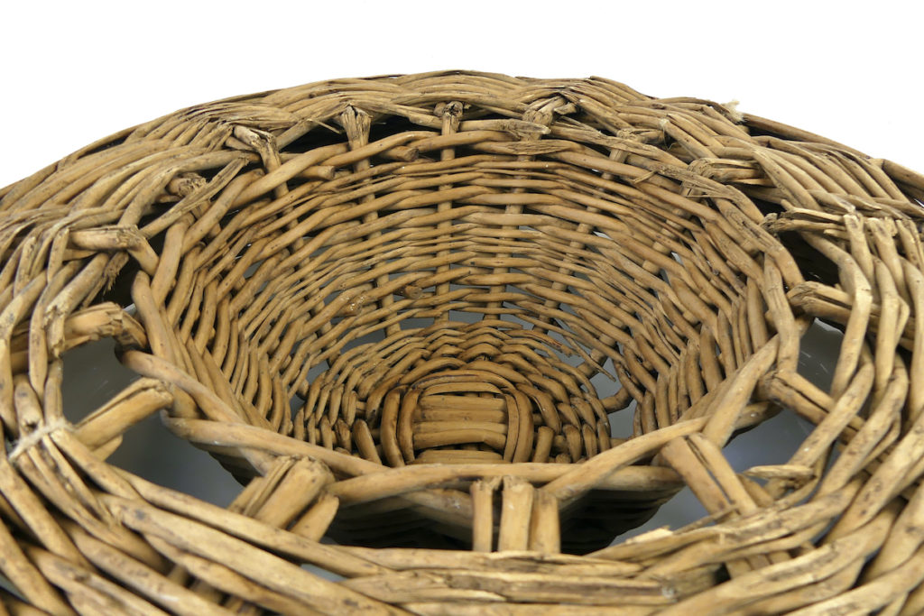 Grand banneton couronne ancien en osier pour boulangerie OVIRY