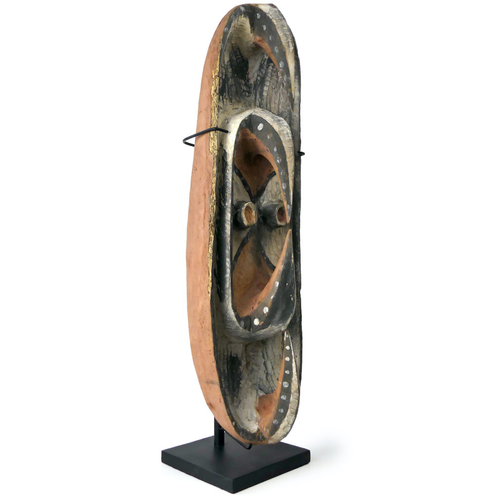 Grand masque Garra Bahinemo en bois peint sur socle - OVIRY