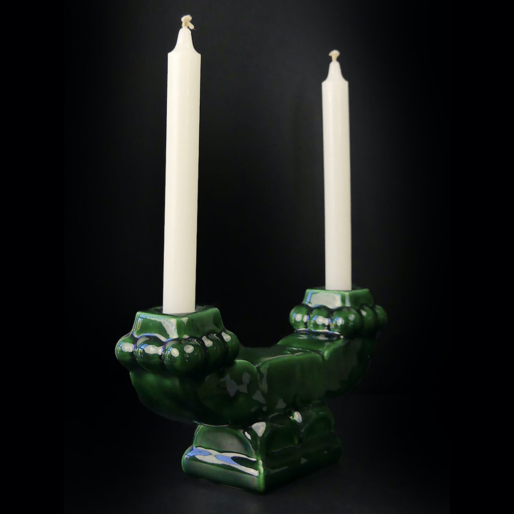 Chandelier en faïence émaillée verte signé S R Bonome Paris 1940