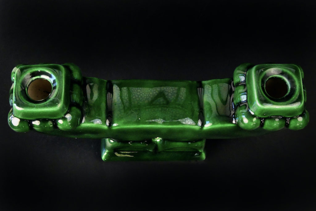 Chandelier en faïence émaillée verte signé S R Bonome Paris 1940