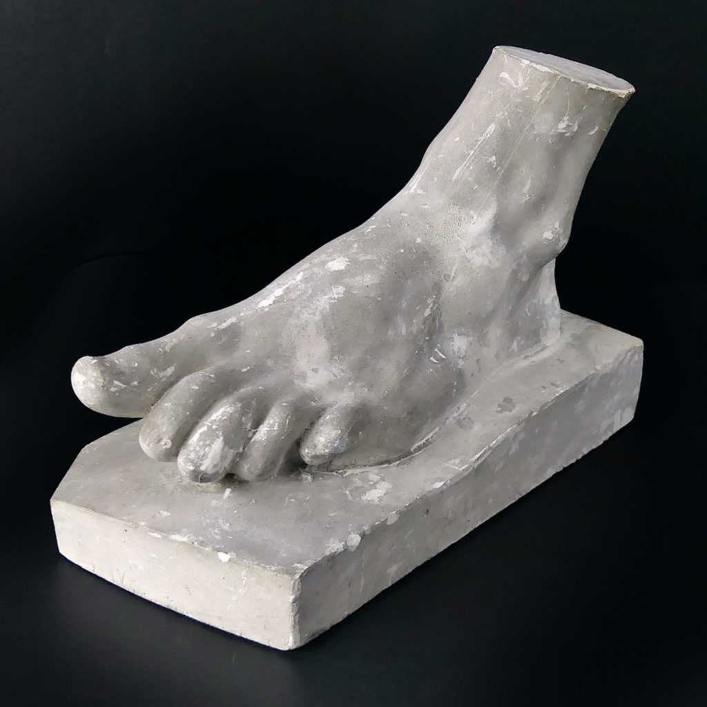Grand moulage de pied ancien en plâtre patiné - Étude anatomique