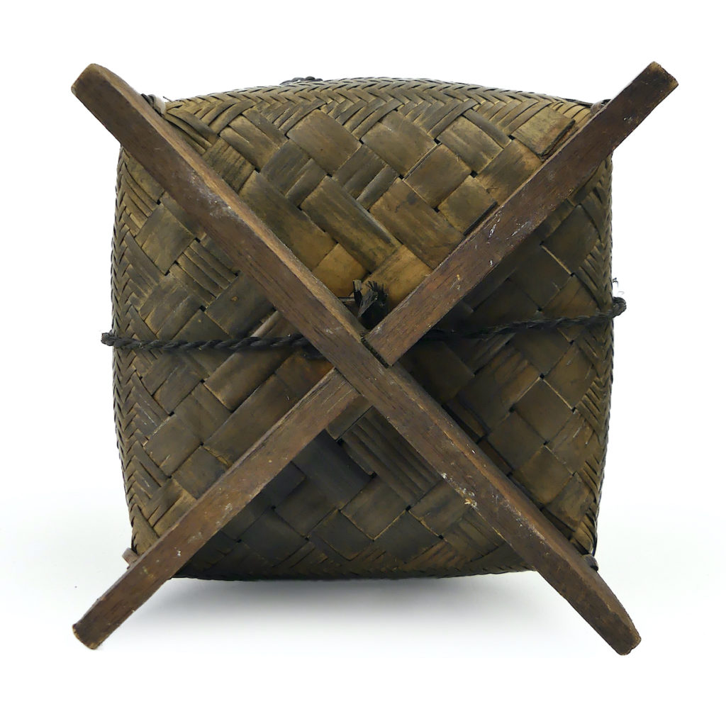 Panier à riz gluant thaïlandais Tip Khao ancien en bambou et bois