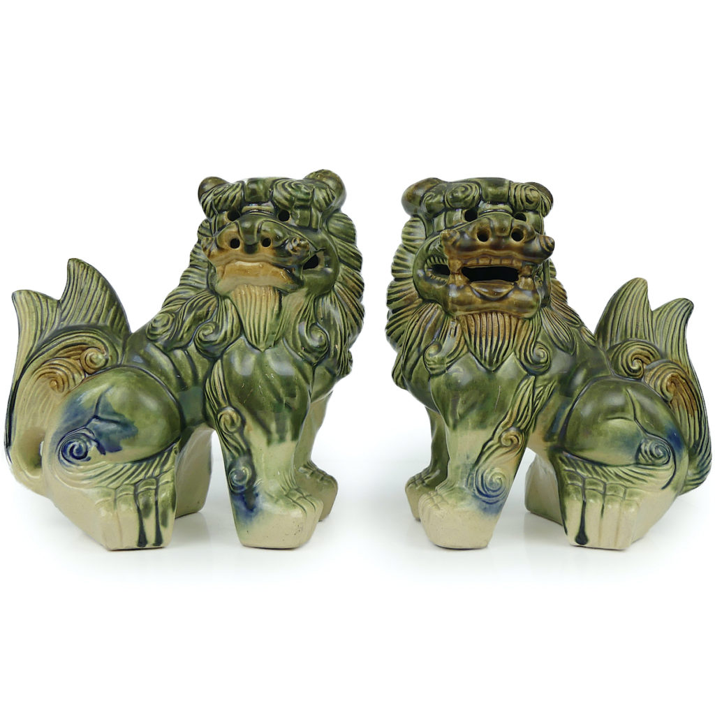 Paire de Shisa lions porcelaine japonaise Okinawa Shi-Shi Shōwa